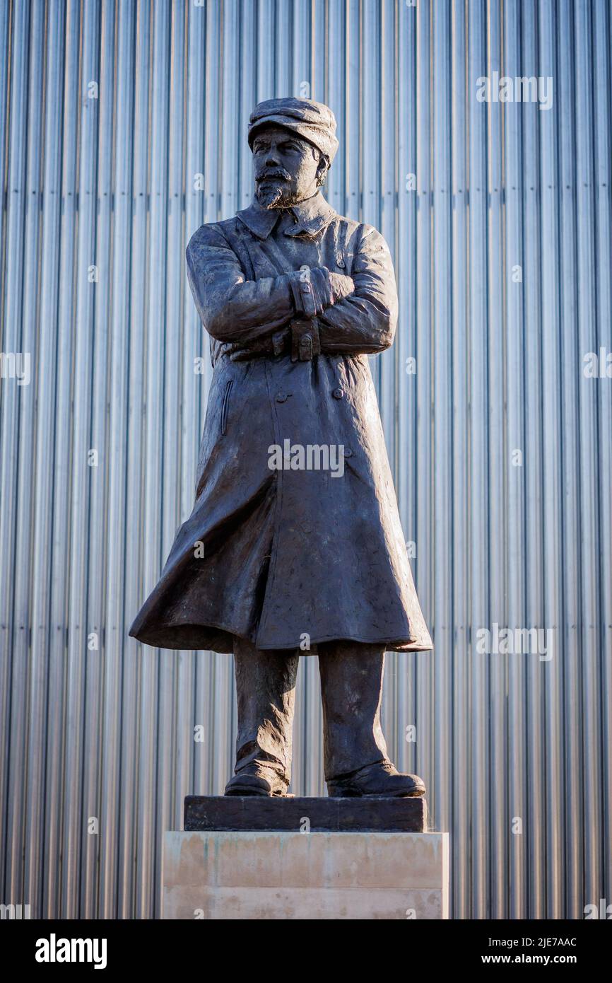 Samuel Franklin Cody Statue Stock Photo - Alamy