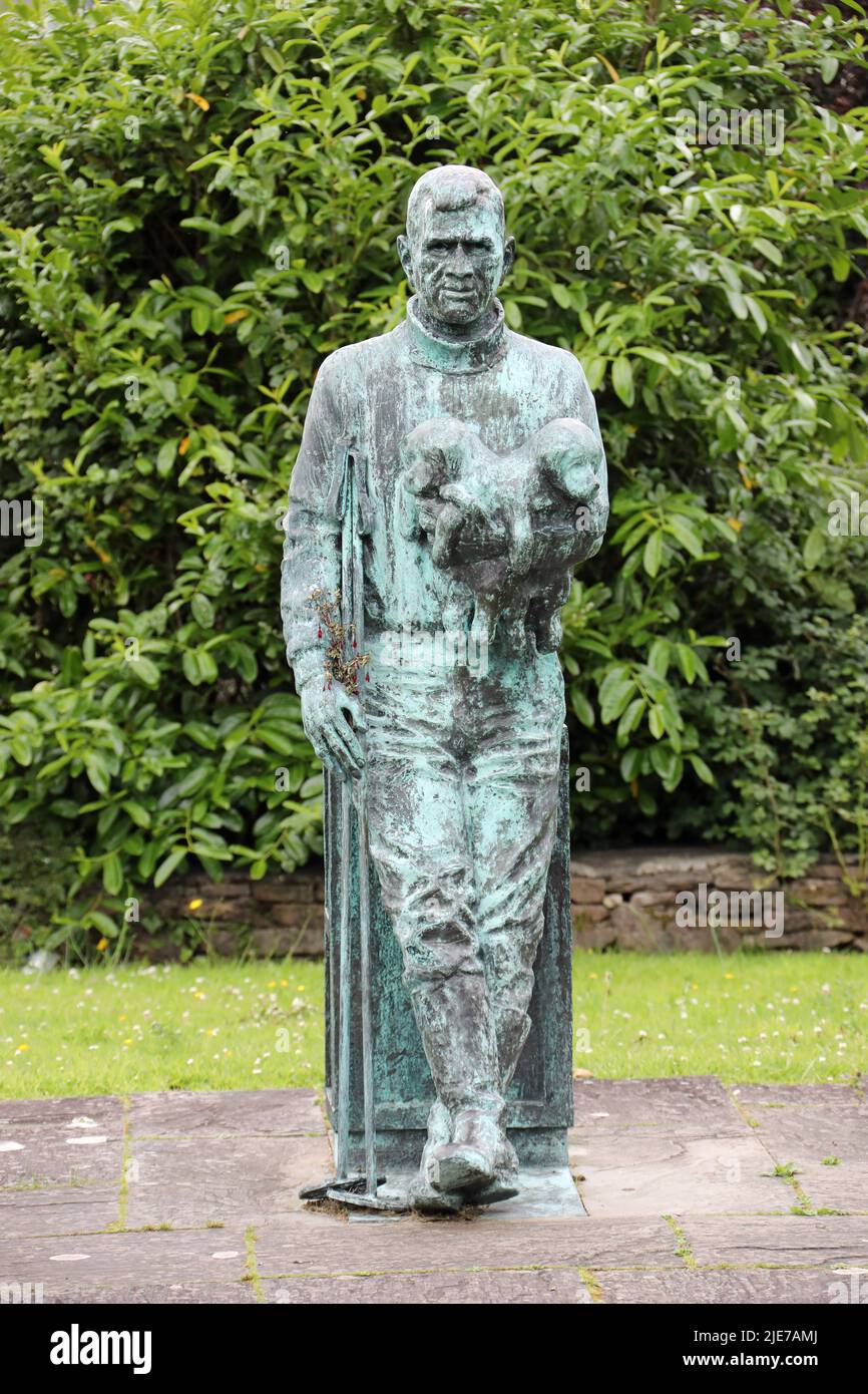 Statue of tom crean hi-res stock photography and images - Alamy