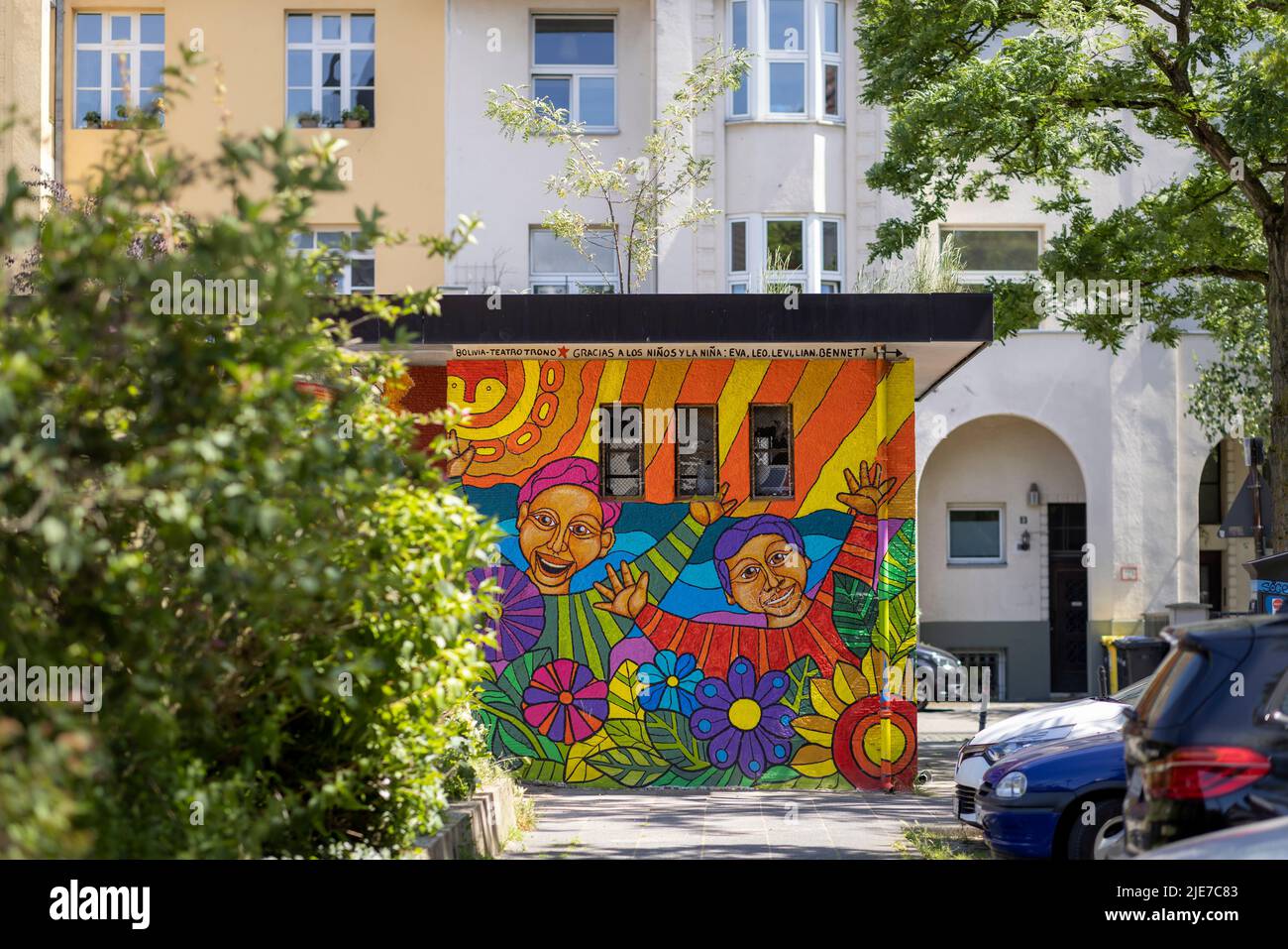 Colorful mural in residential district in Cologne Stock Photo - Alamy