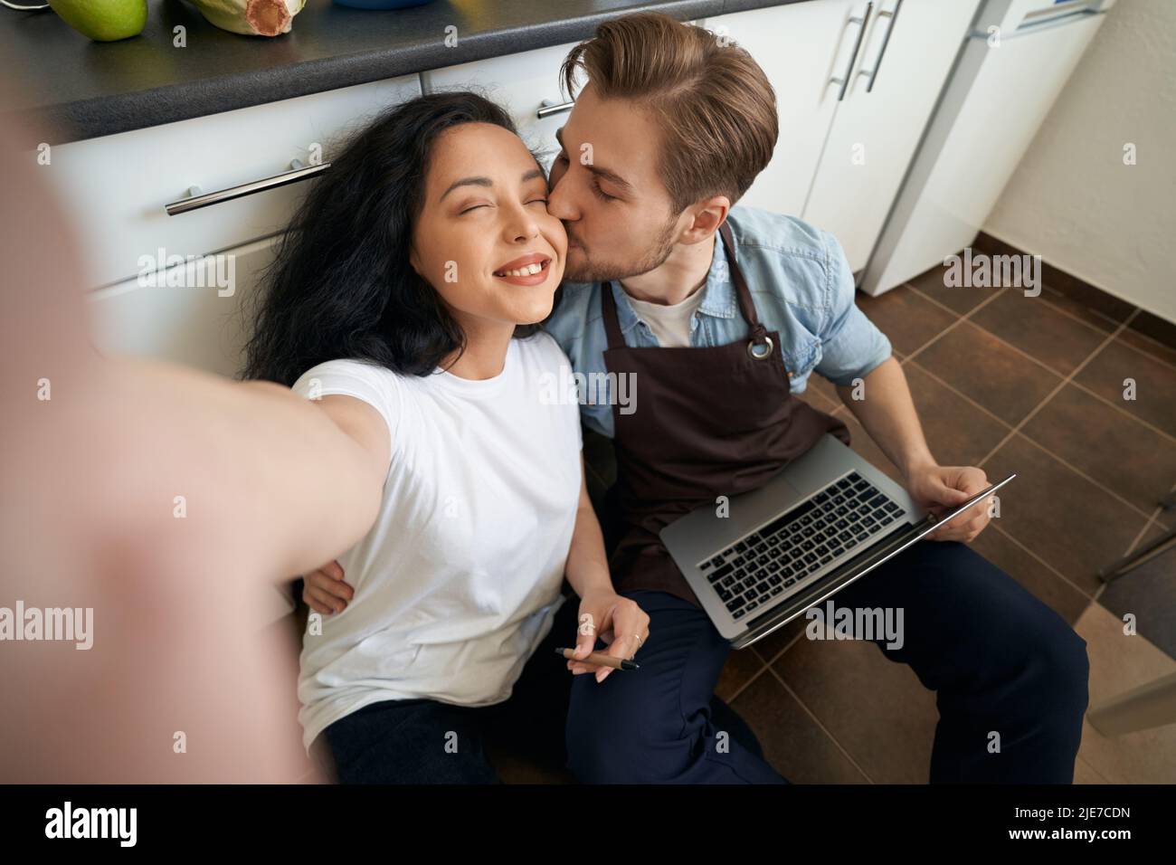 Selfie inside kitchen hi-res stock photography and images - Alamy