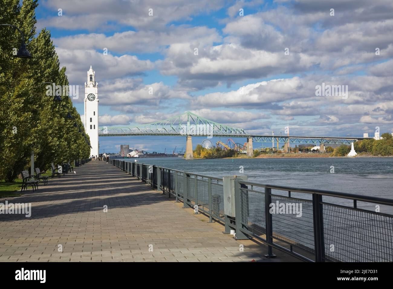 Montreal tour de ville hi-res stock photography and images - Alamy