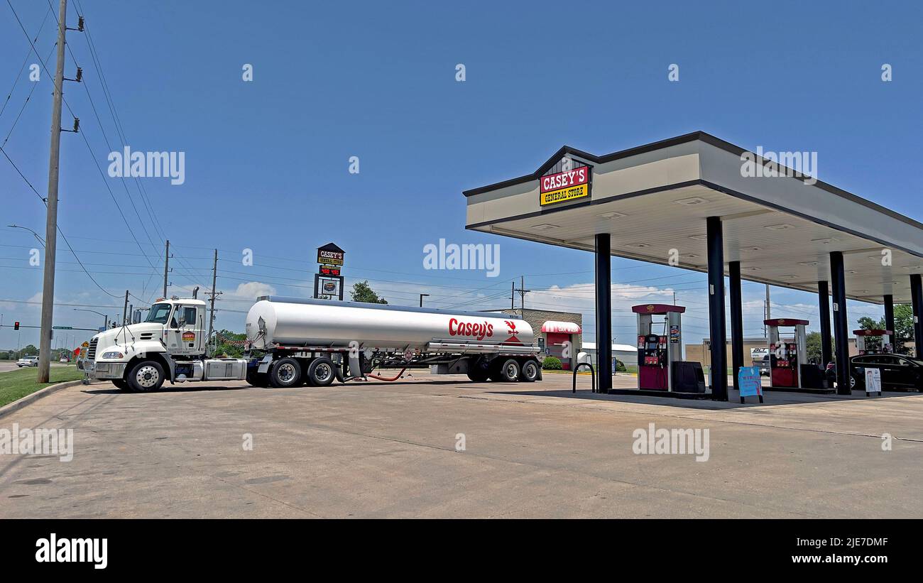 Gas at 69 cents a gallon hi-res stock photography and images - Alamy