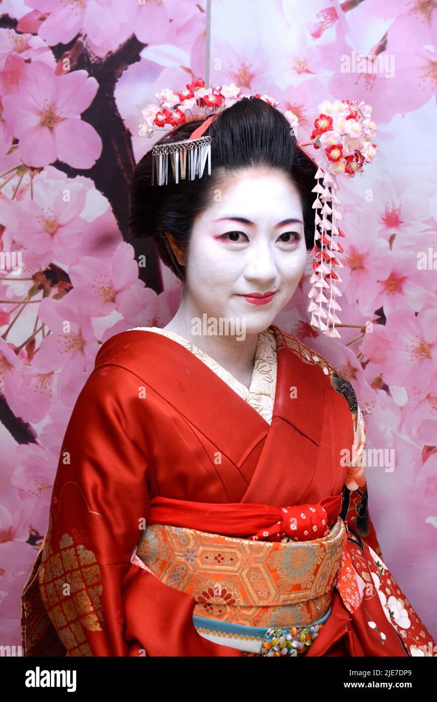 Maiko actress hi-res stock photography and images - Alamy