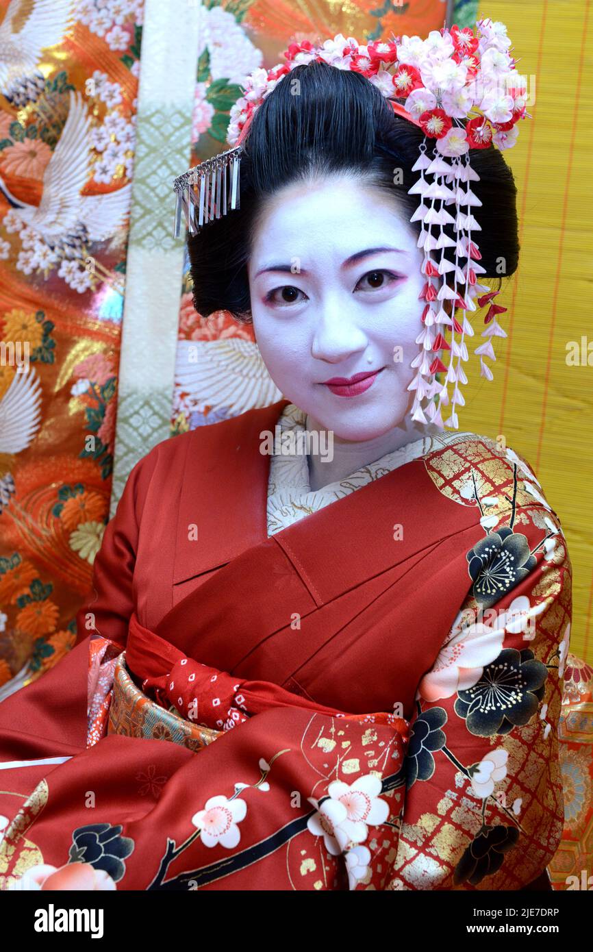 Maiko actress hi-res stock photography and images - Alamy