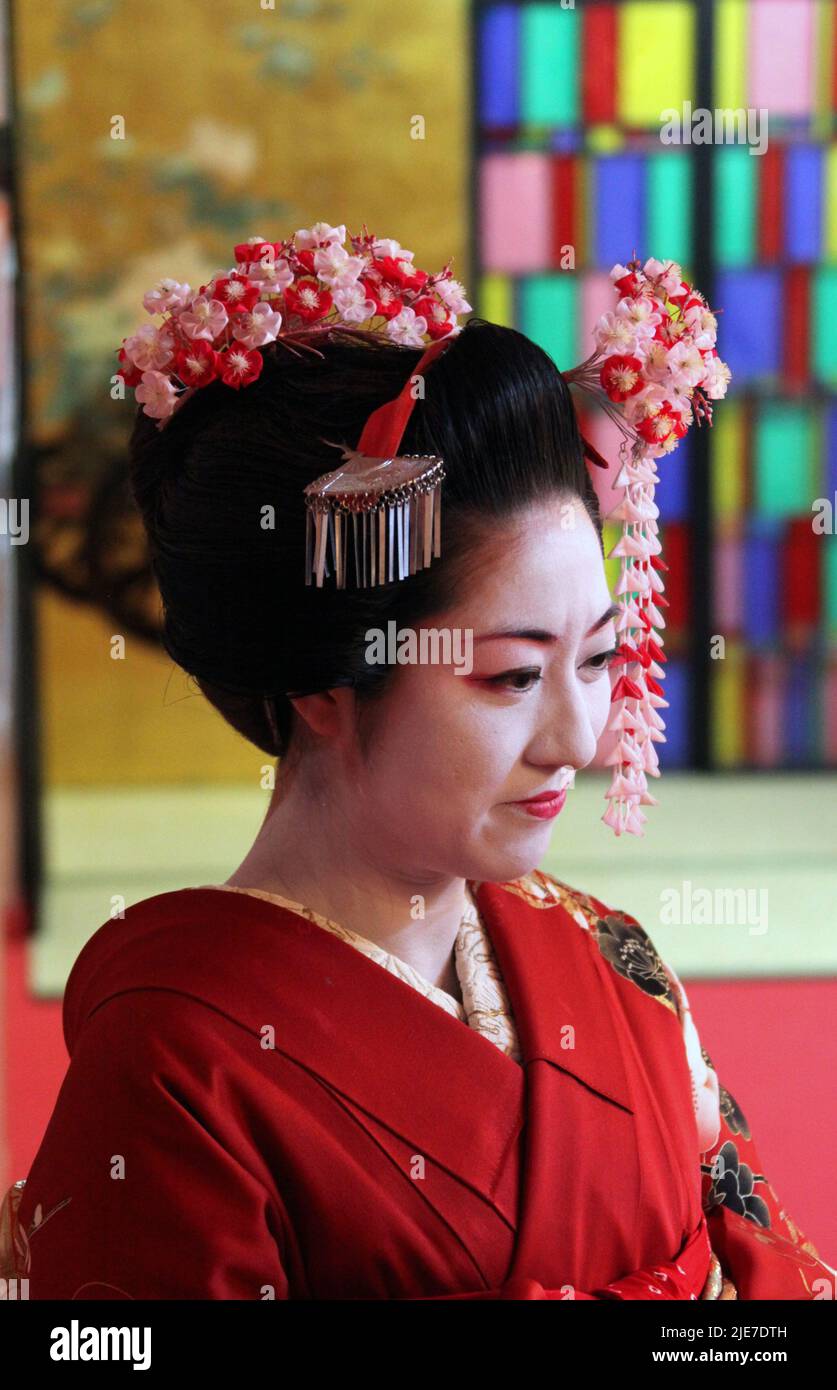Maiko actress hi-res stock photography and images - Alamy