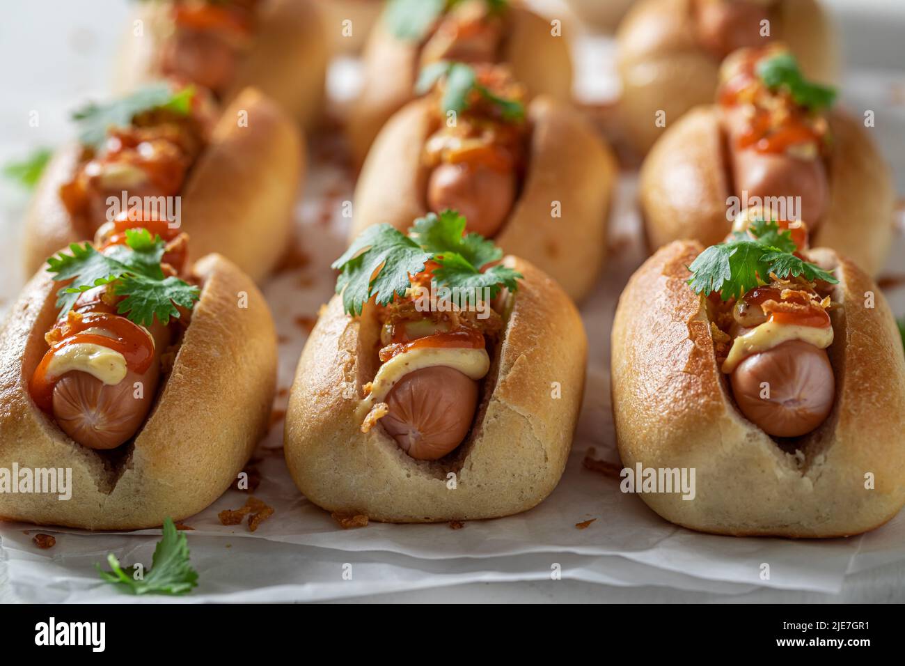 Spicy and delicious mini hot dogs as quick appetizers. Mini hot dogs ...
