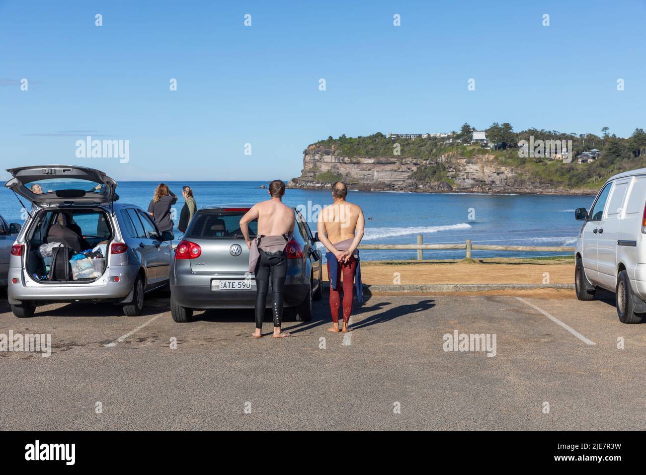 Changing clothes beach hi-res stock photography and images - Alamy