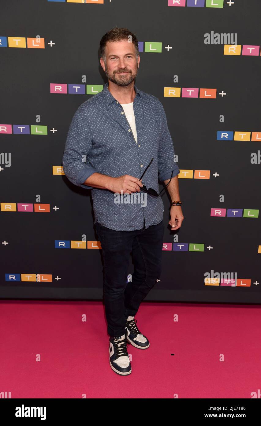 Munich, Germany. 25th June, 2022. Actor Simon Böer comes to the RTL ...