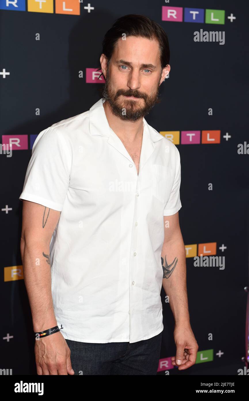 Munich, Germany. 25th June, 2022. Actor Clemens Schick comes to the RTL ...