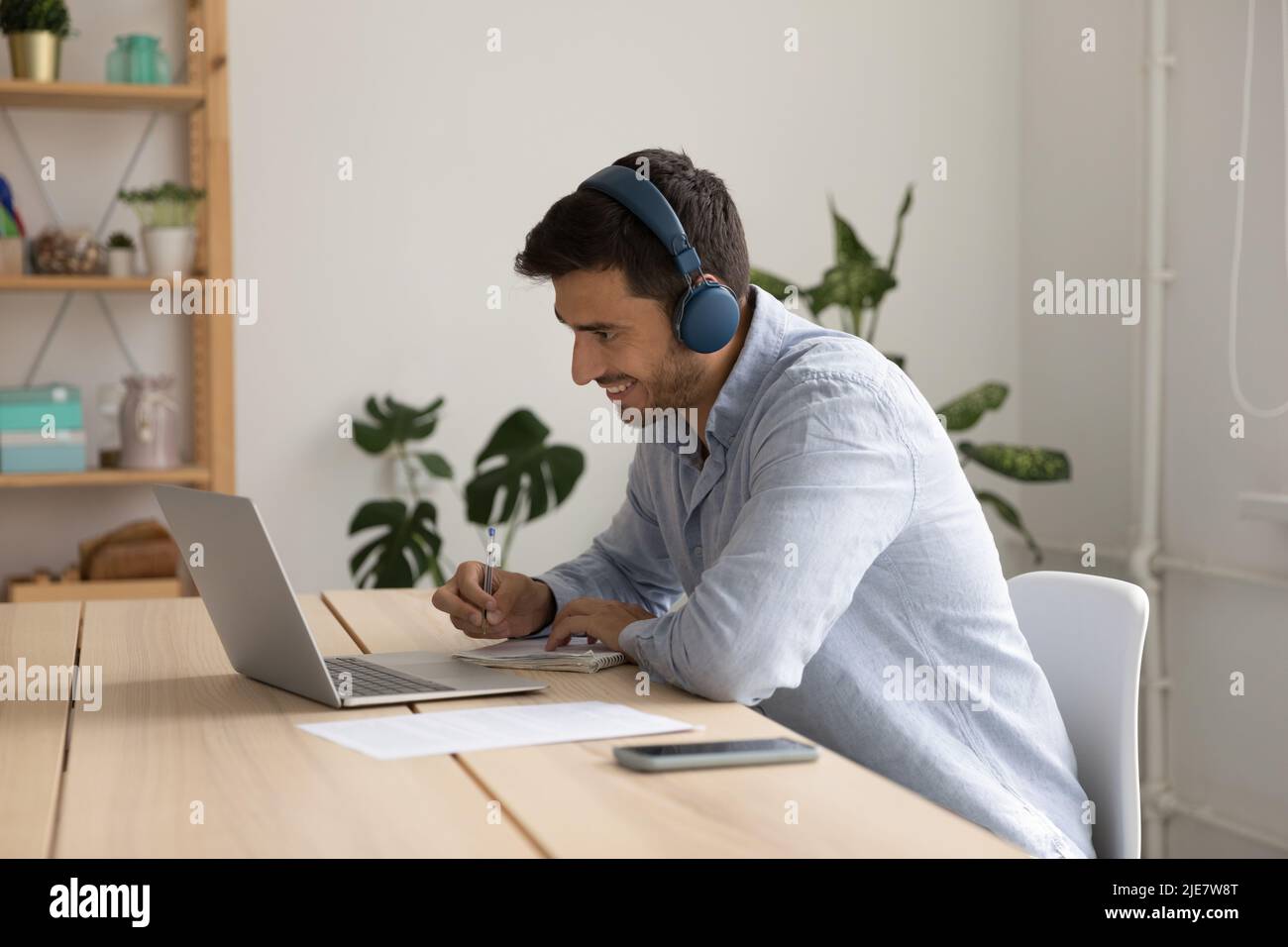 Computer english learning man hi-res stock photography and images - Alamy