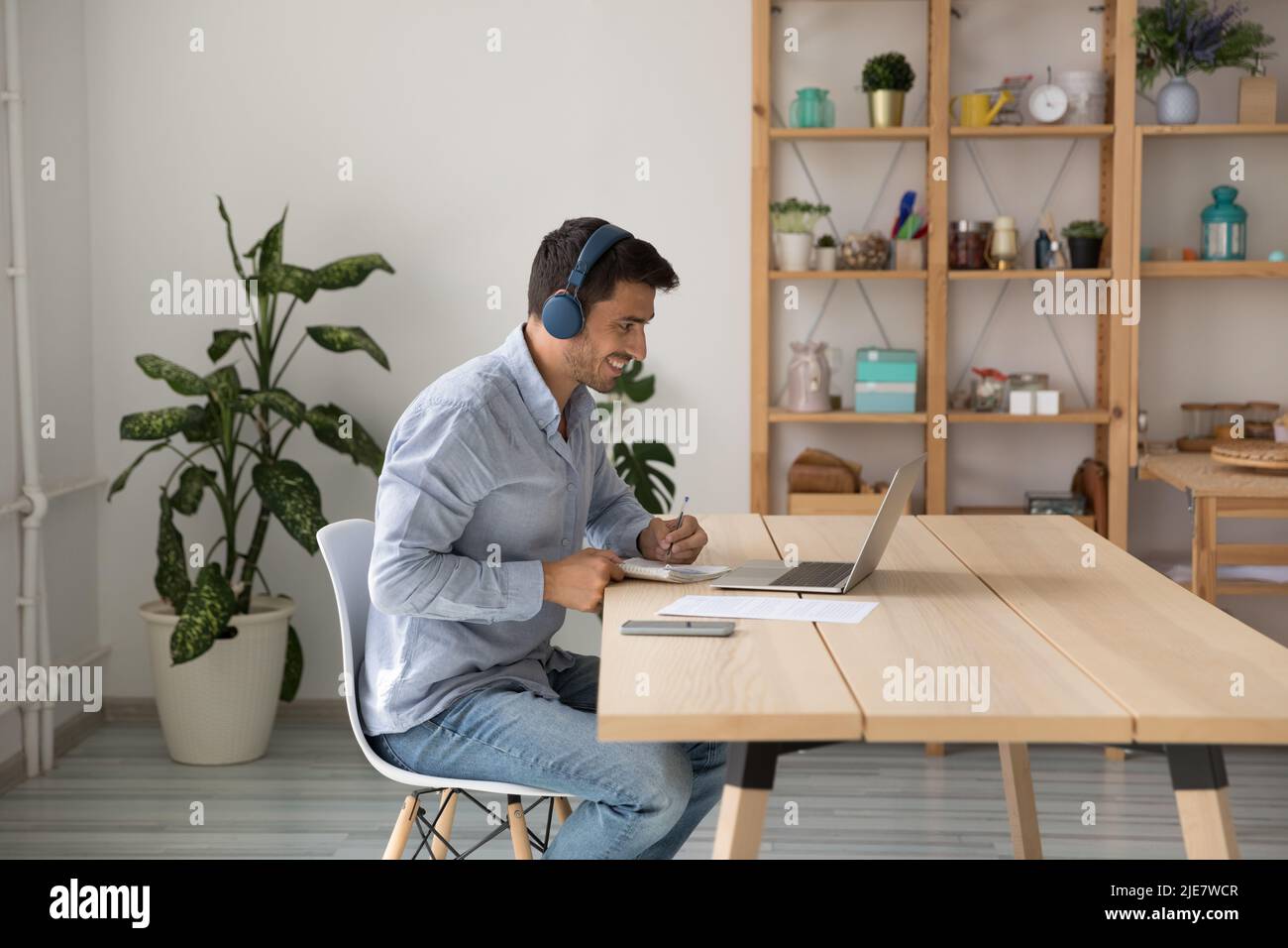 Using audio in education hi-res stock photography and images - Alamy