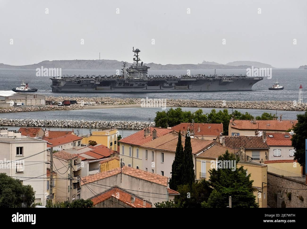 The aircraft carrier USS Harry S. Truman leaves in the French ...