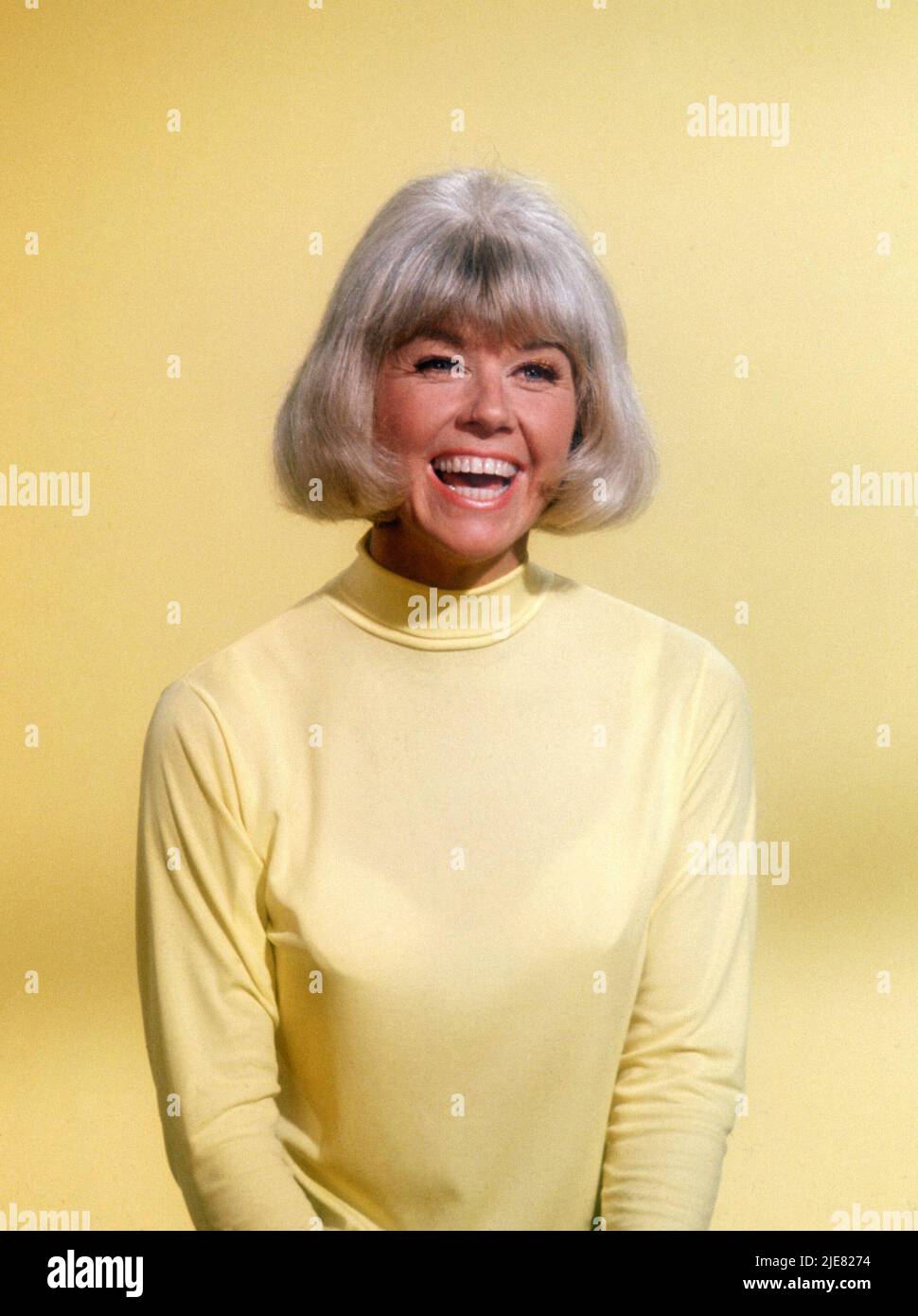 DORIS DAY in THE DORIS DAY SHOW (1968), directed by DENVER PYLE and ...