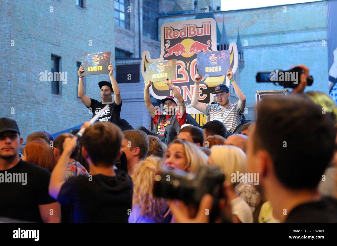 Dance contest winner crowd hi-res stock photography and images - Alamy