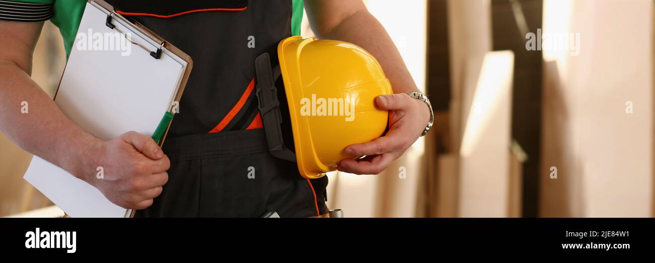 Handyman with tool belt and construction instruments male worker Stock ...