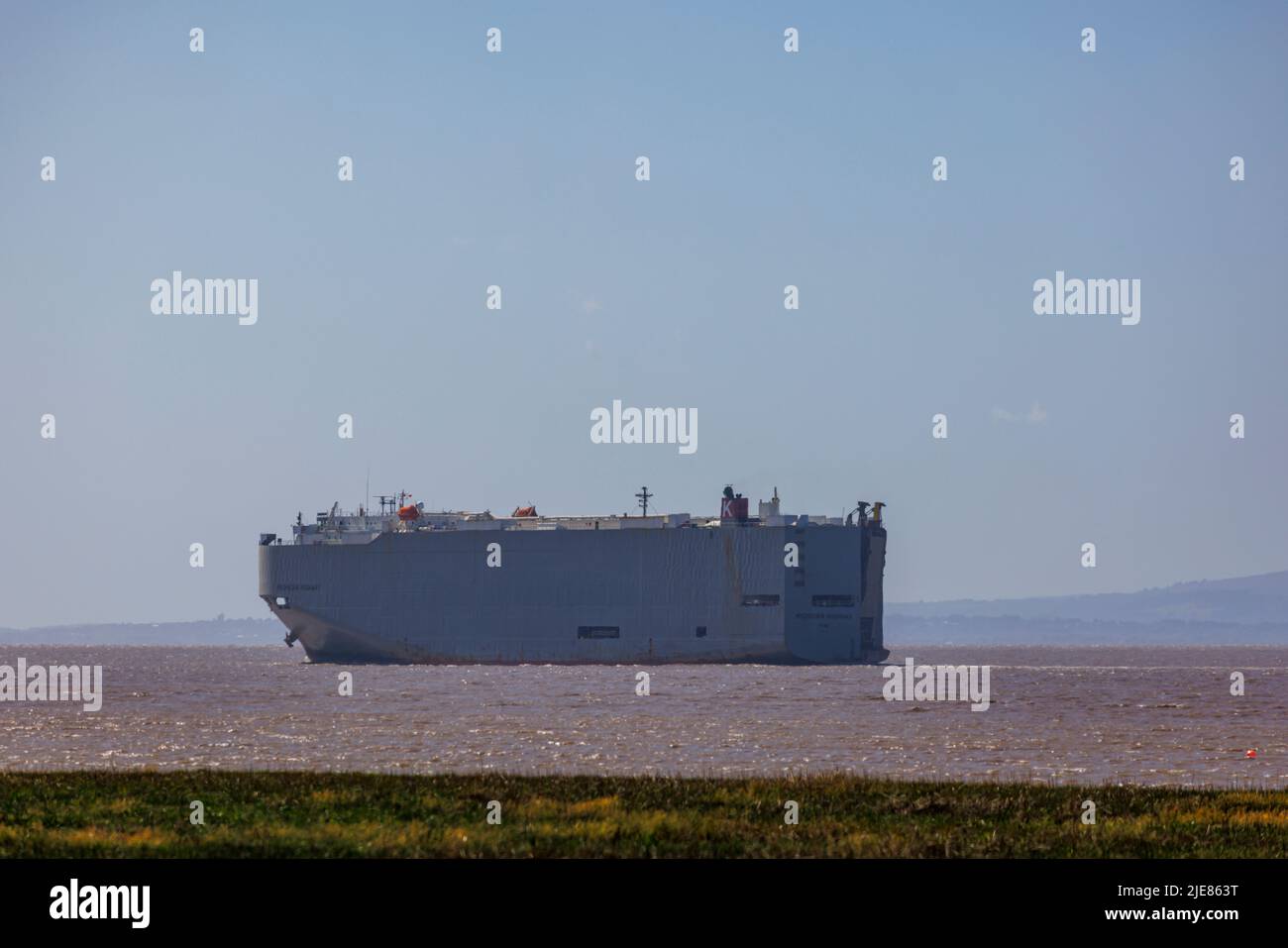Sunny vehicle ramp hi-res stock photography and images - Alamy