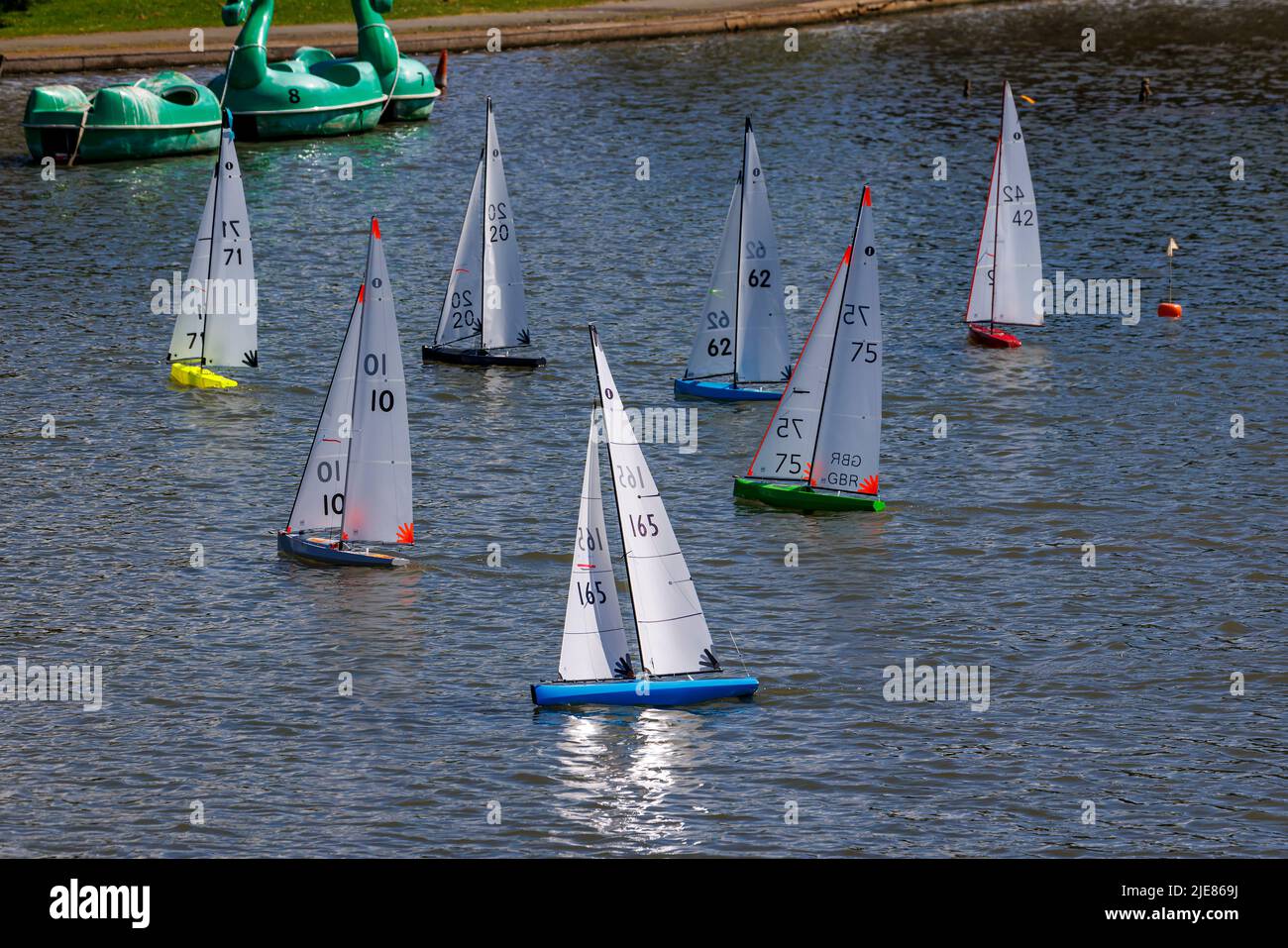 Group sailing england hi-res stock photography and images - Alamy