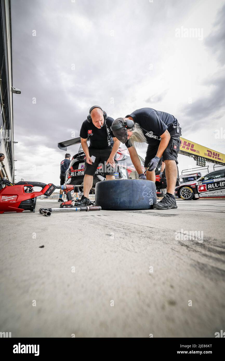 June 25, 2022, Rome, Spain: pneus, tyres tyre, mecaniciens, mechanics ...