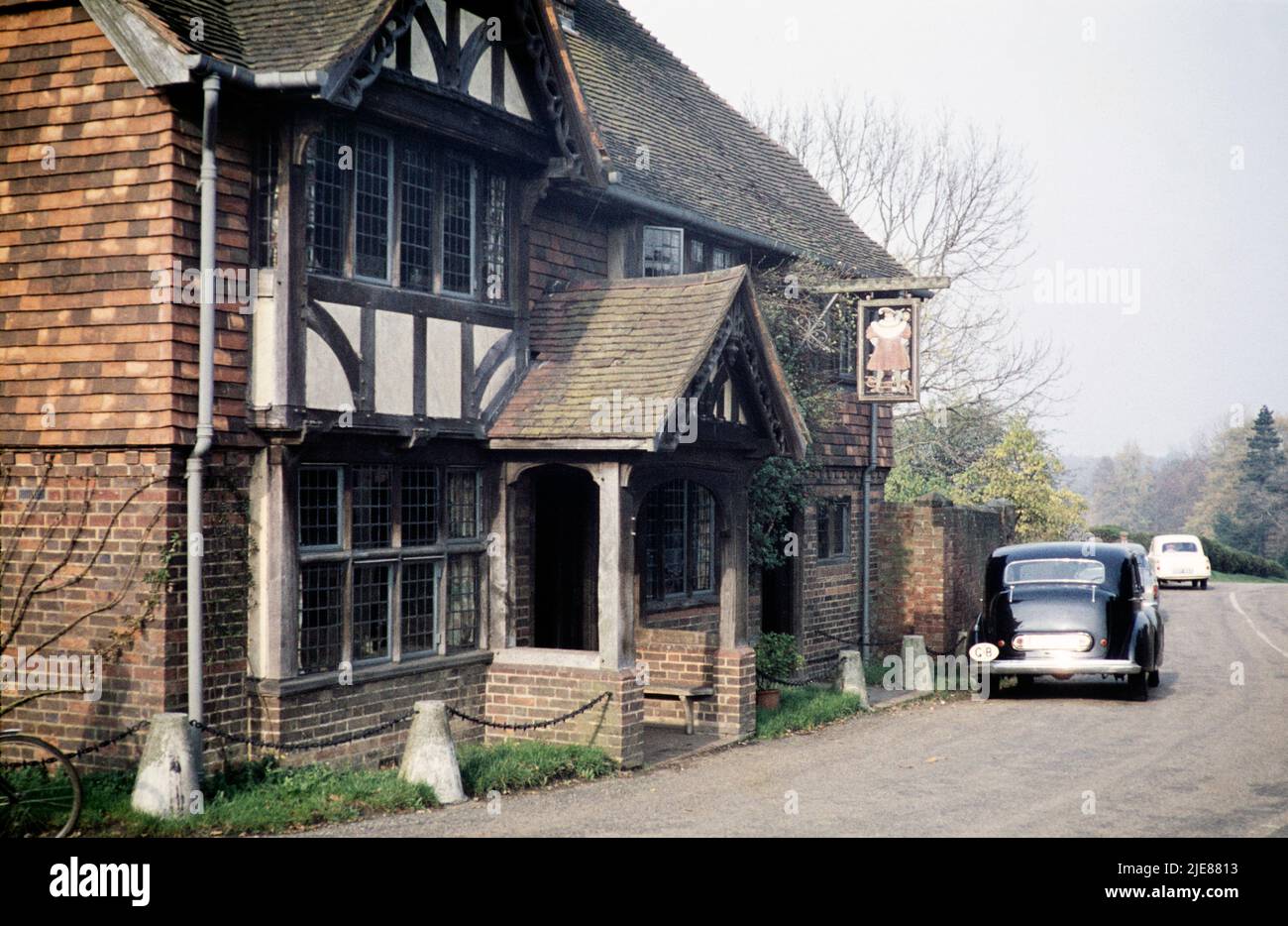 Historic building King Henry VIII pub hotel, Hever, Kent, England, UK ...