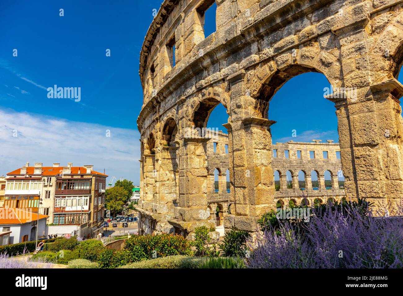 Summer exploration tour incl. a small beach walk around the port city ...