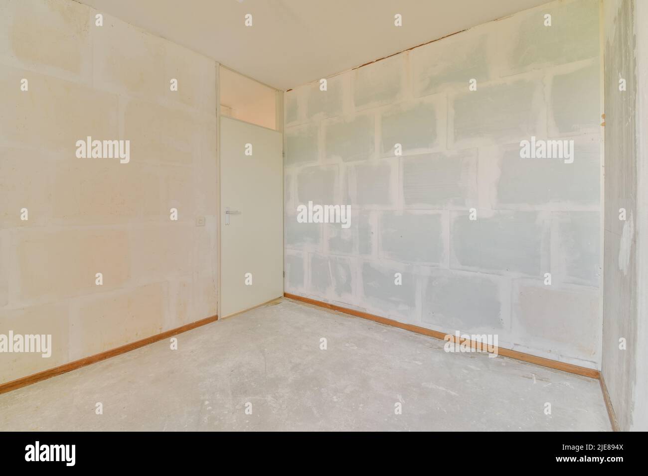 Bright empty room in hi-res stock photography and images - Alamy