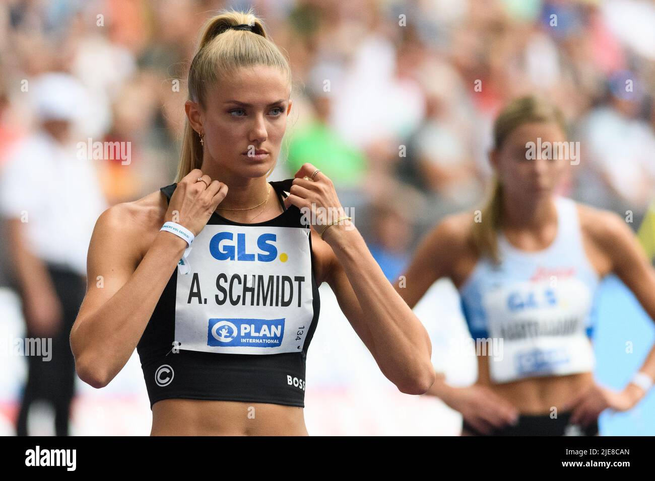 Alica Schmidt (SCC Berlin) before the 400 metre semi-final race during ...