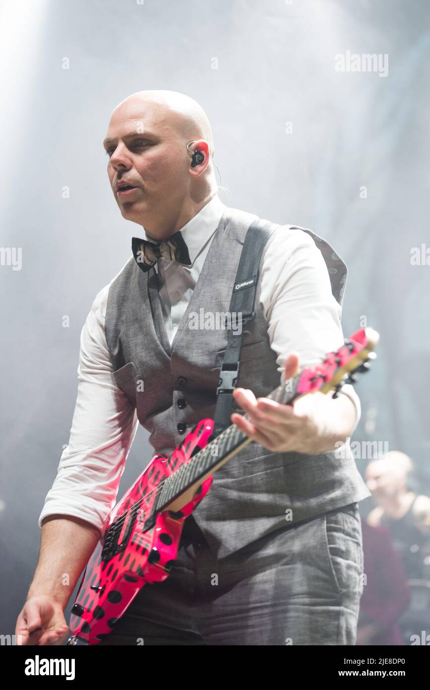 Corey taylor stone sour slipknot hi-res stock photography and images ...