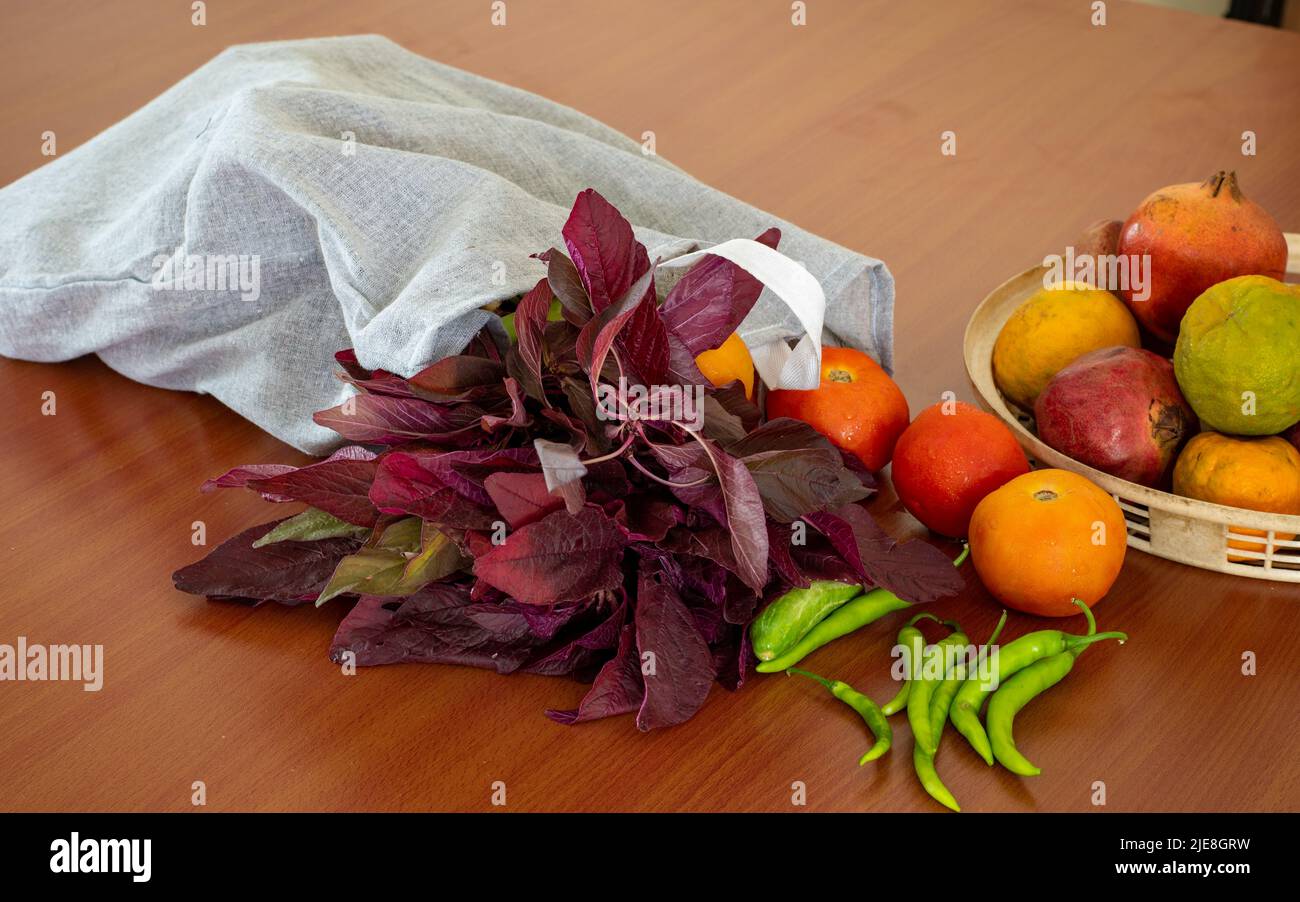 Food eco friendly style hi-res stock photography and images - Alamy