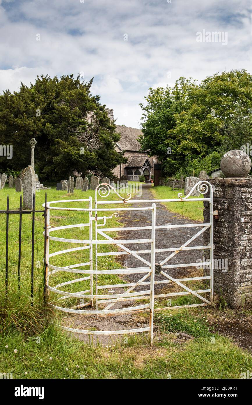 White Kissing Gate at St Faith’s church, Dorstone Stock Photo - Alamy