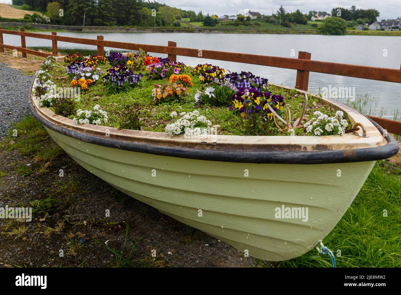 Traditional irish rowing boat hi-res stock photography and images - Alamy