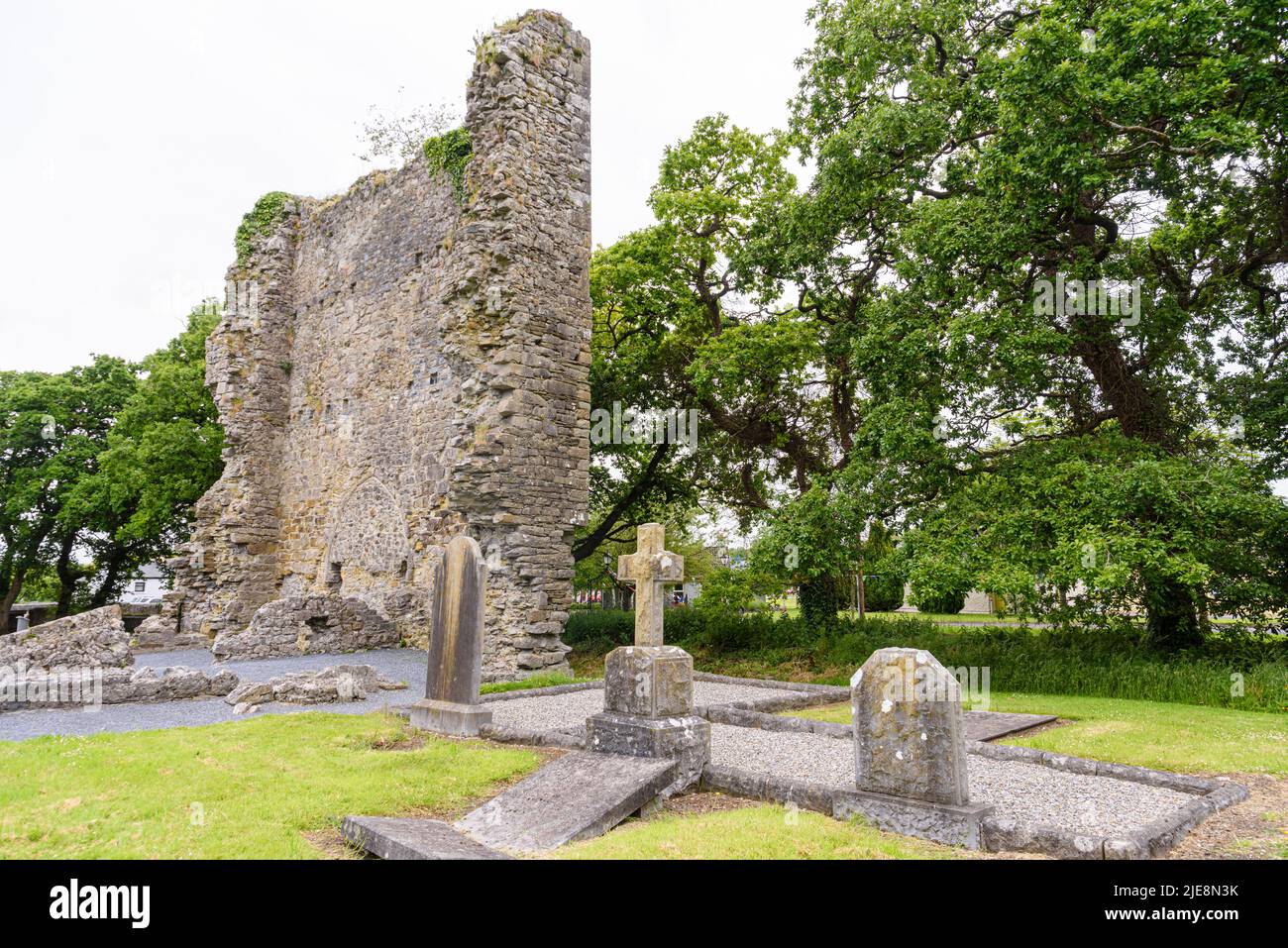 Medieval towerhouse hi-res stock photography and images - Alamy