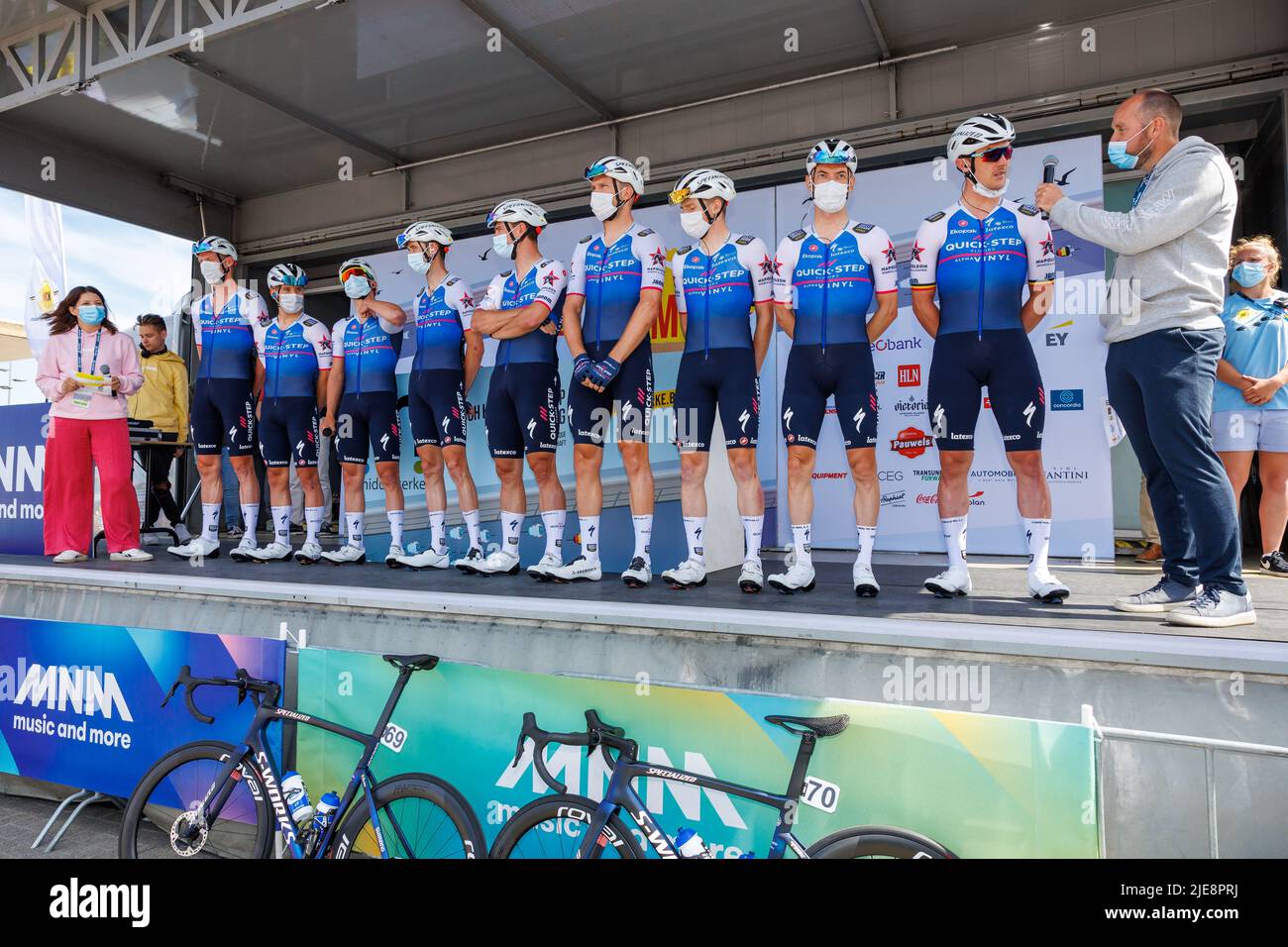 Quick-step Alpha Vinyl Team pictured at the start of the men's elite ...