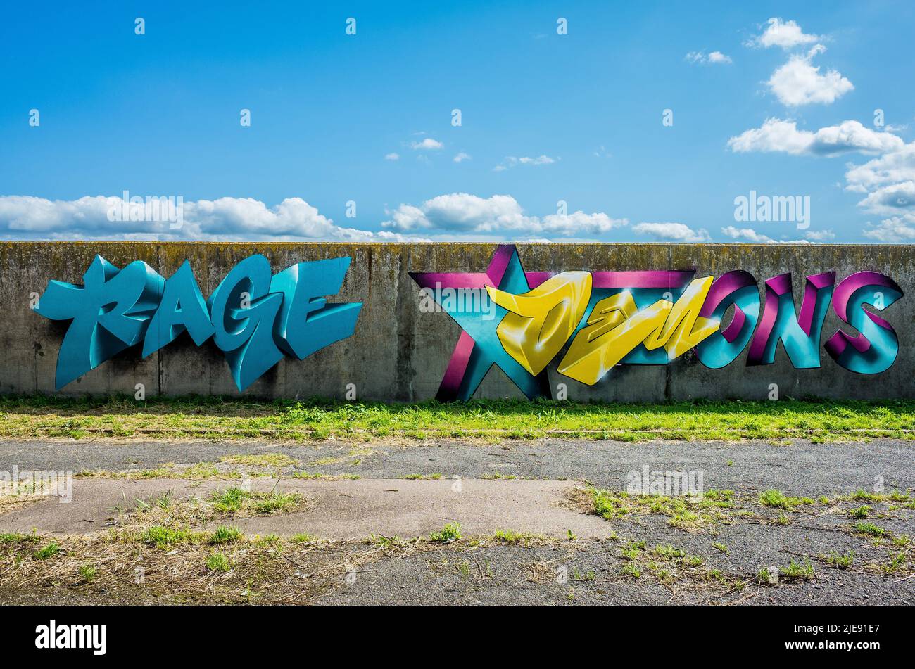 3d Graffiti street art on the River Thames, flood defence wall, Beckton ...