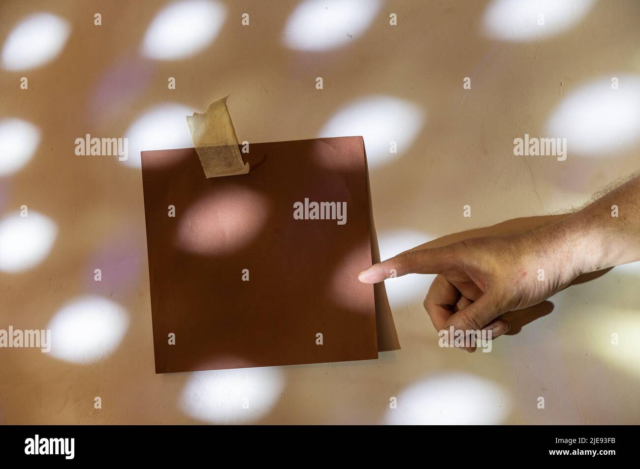 Points with the index finger photo hi-res stock photography and images ...