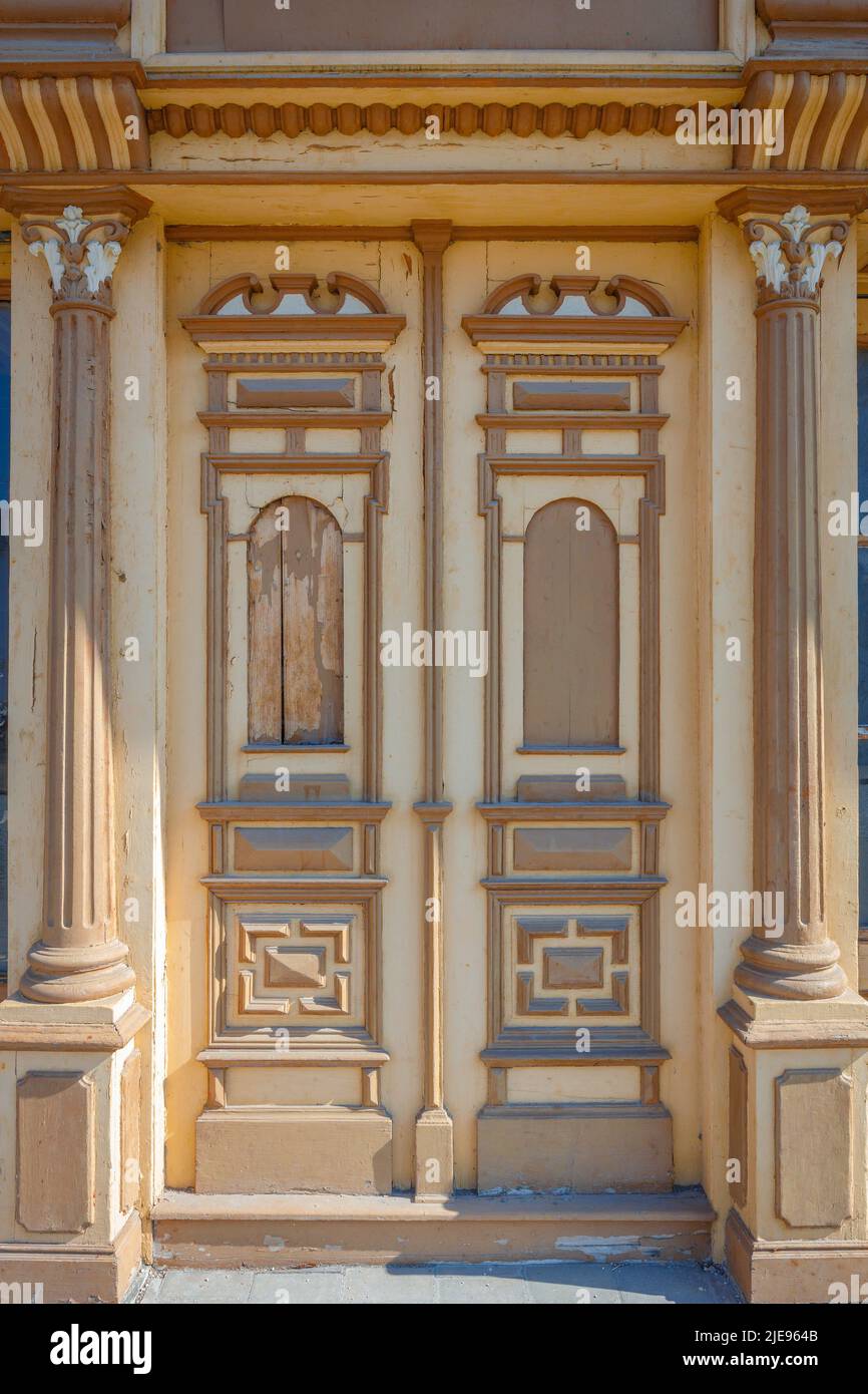 Architecture detailed door hi-res stock photography and images - Alamy