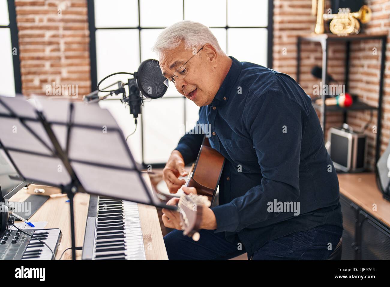 Music studiox hi-res stock photography and images - Alamy