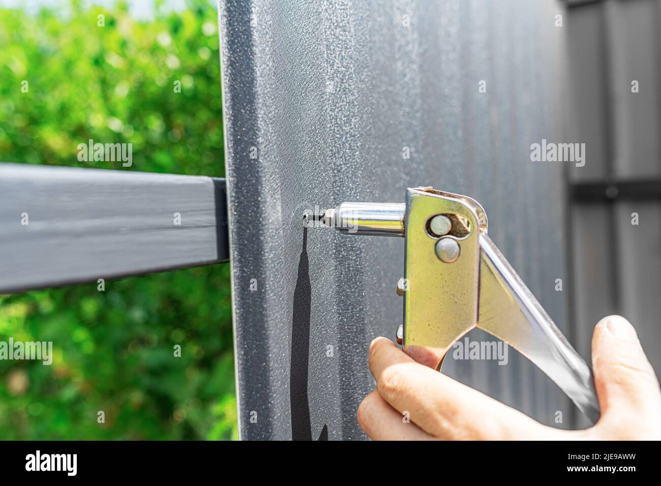 Rivet gun hi-res stock photography and images - Alamy