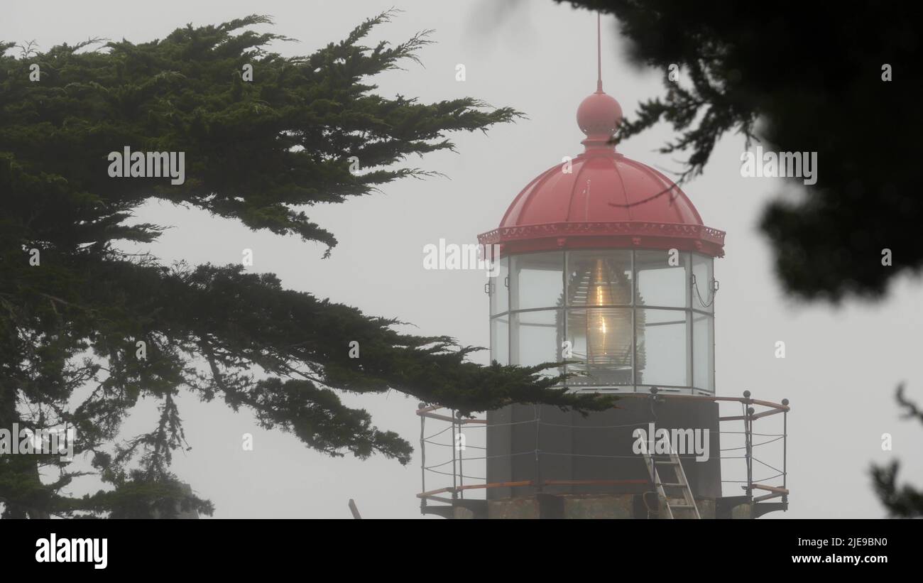 Old lighthouse blinking hi-res stock photography and images - Alamy