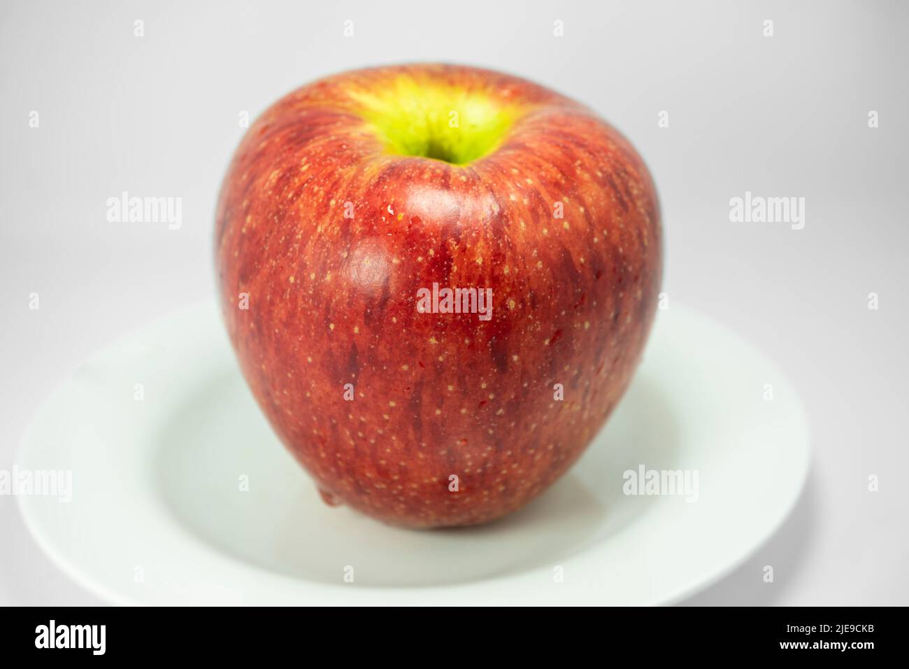 Fuji apple japan hi-res stock photography and images - Alamy