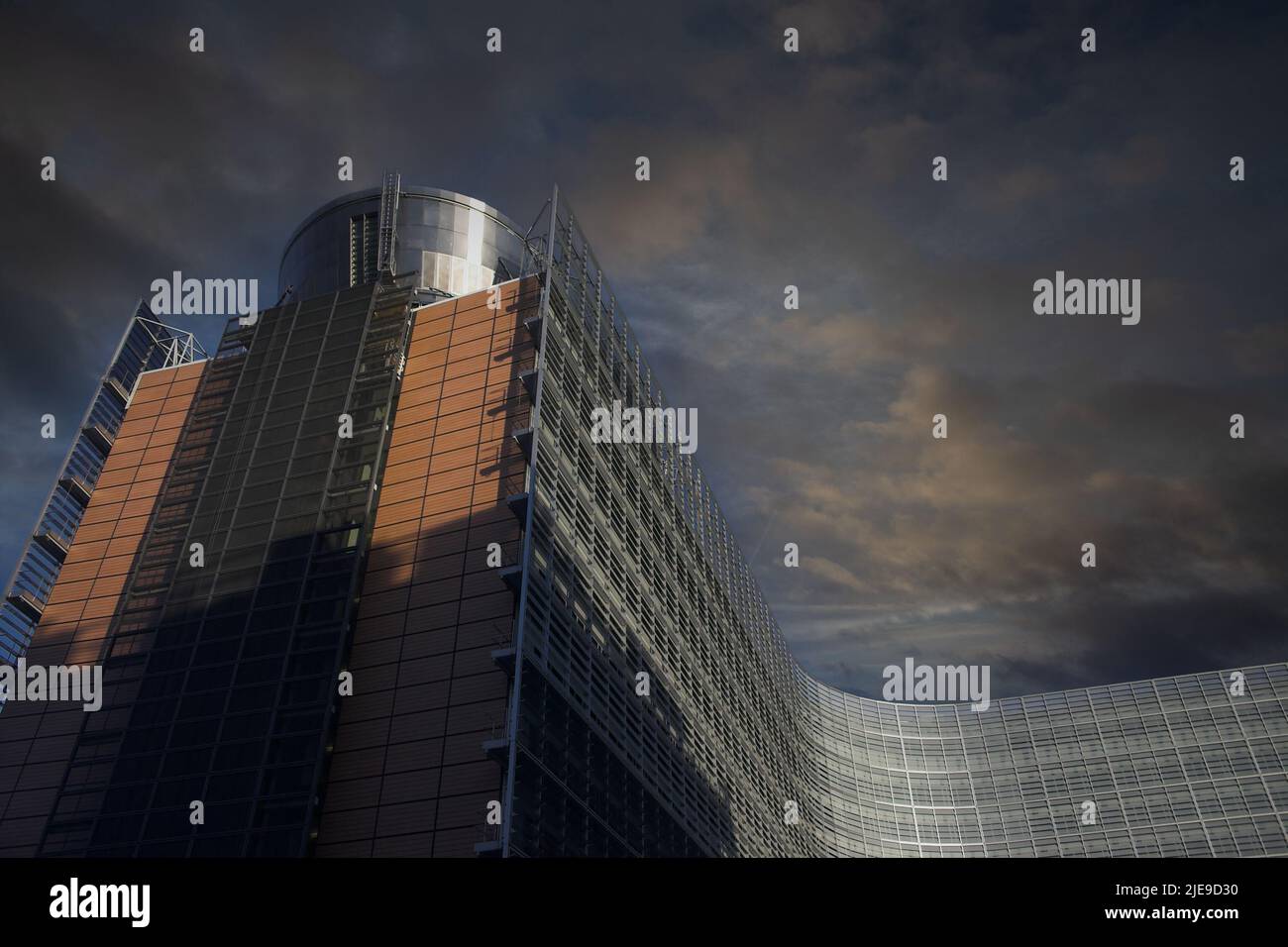 Brussels modern government buildings hi-res stock photography and ...
