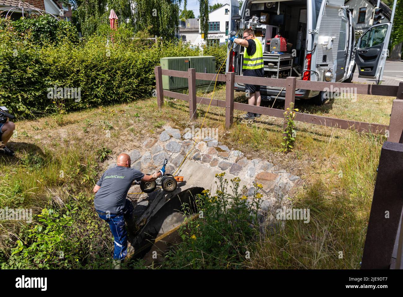 Oldenburg, Germany. 26th June, 2022. Damian Bodde (r) and Marc ...