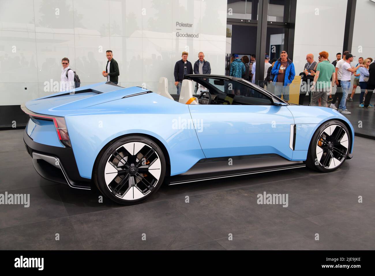 The all-electric Polestar O2 roadster concept car makes its debut at ...