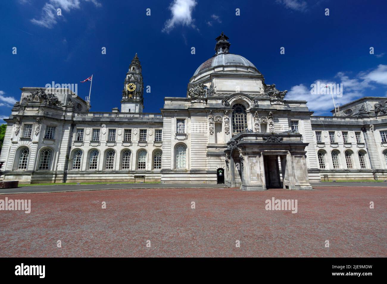 Cardiff City Hall, Cathays Park, Cardiff Stock Photo - Alamy