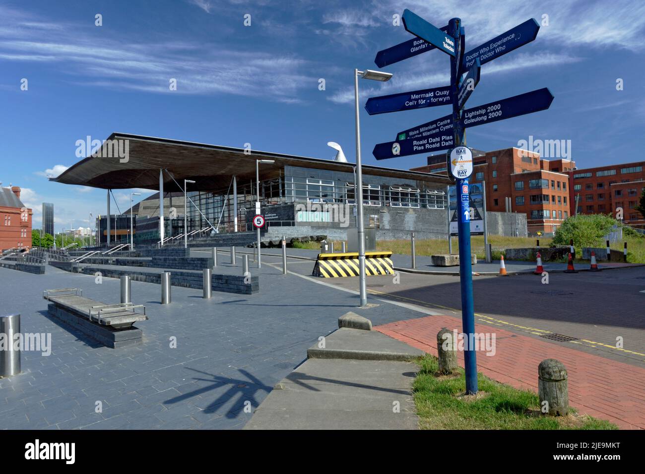 Senedd Building, Cardiff Bay, South Wales Stock Photo - Alamy