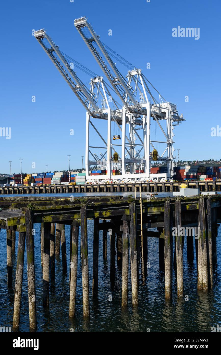Pacific terminals hi-res stock photography and images - Alamy