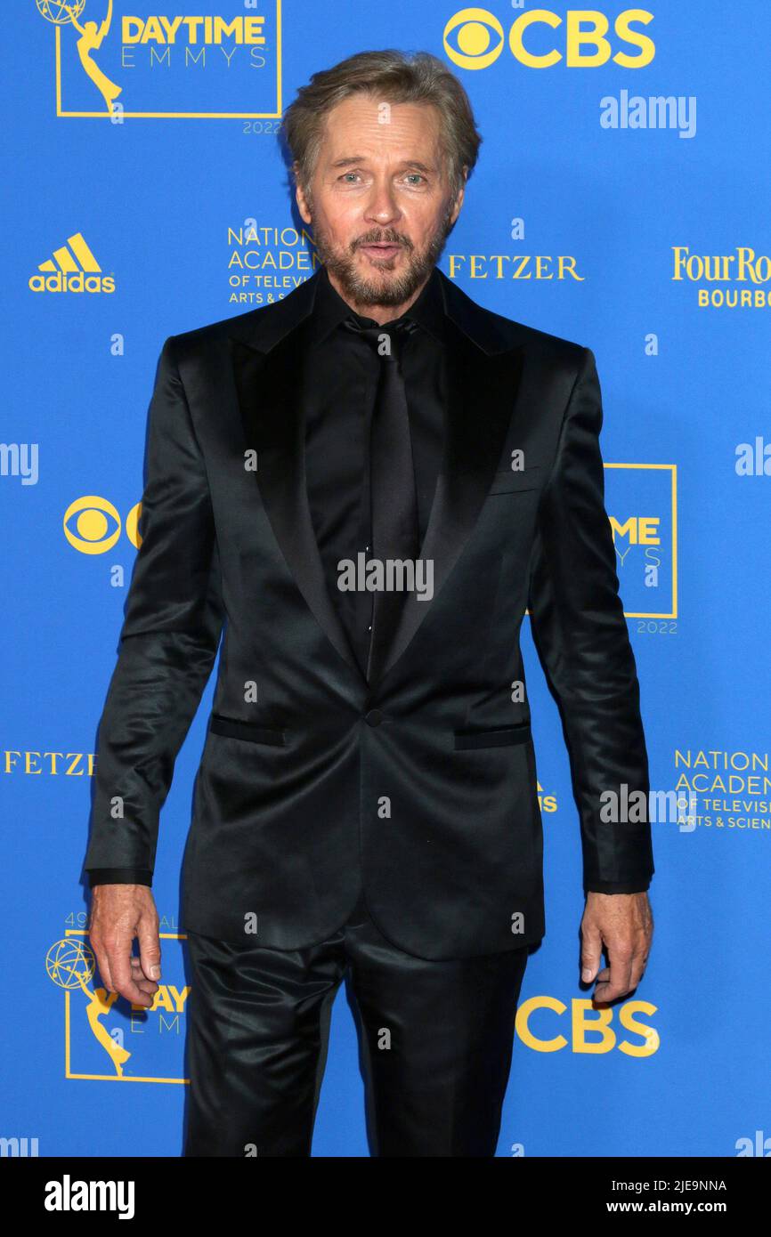 Stephen nichols hi-res stock photography and images - Alamy