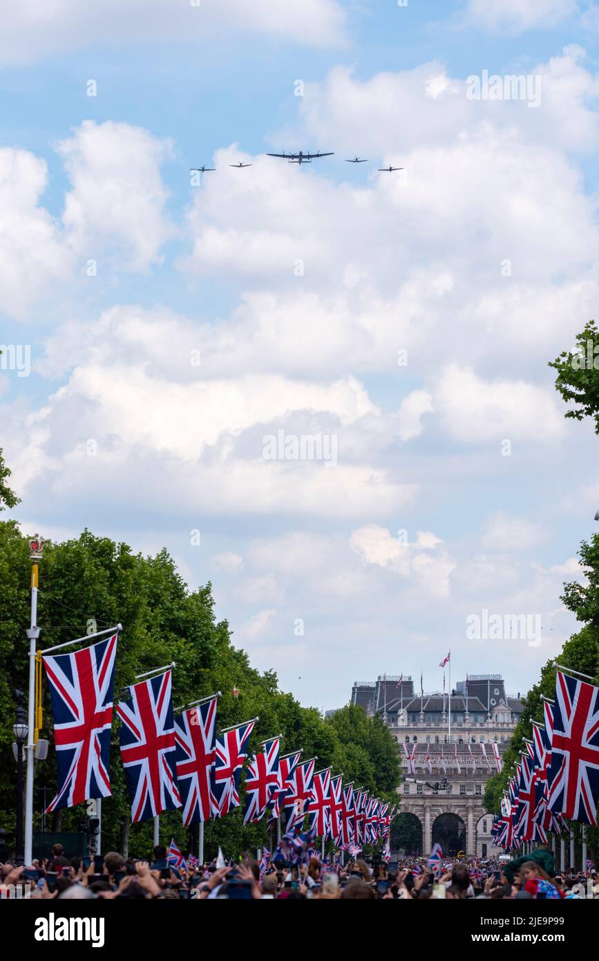 Platinum Jubilee Queen's Birthday Flypast after Trooping the Colour ...