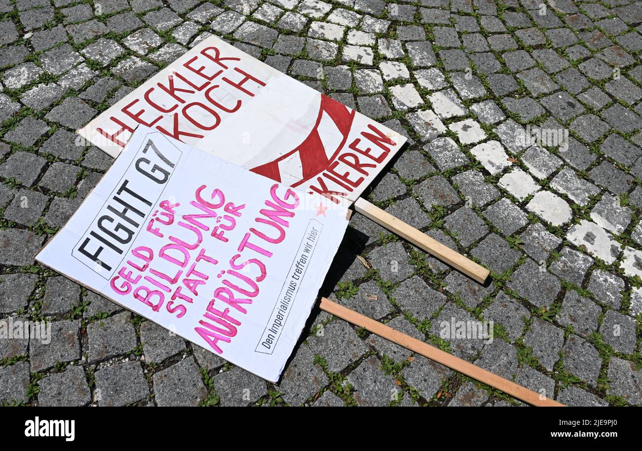 Demonstration posters hi-res stock photography and images - Alamy