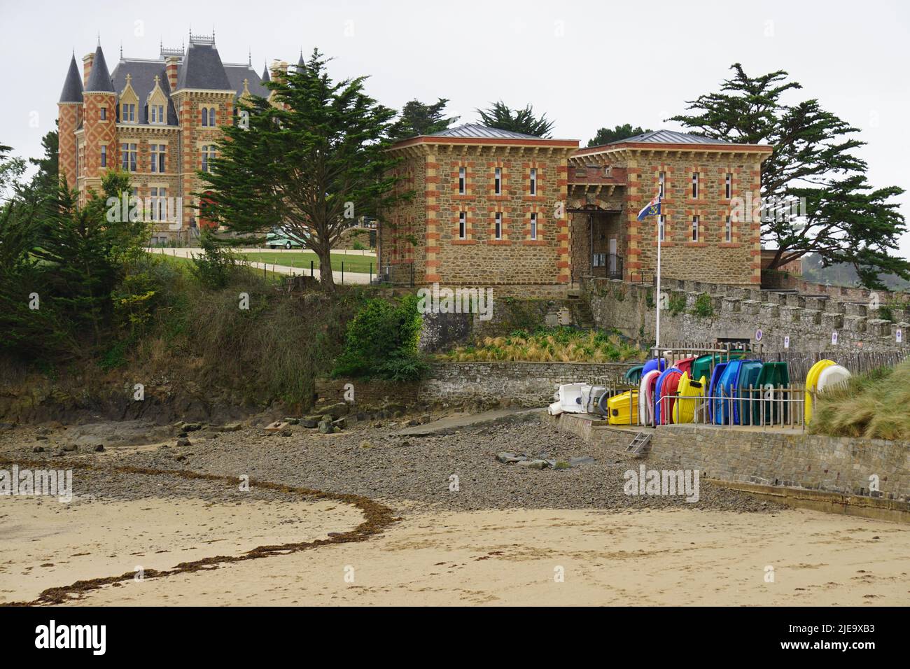 old stone and red bricks castle in brittany france Stock Photo - Alamy