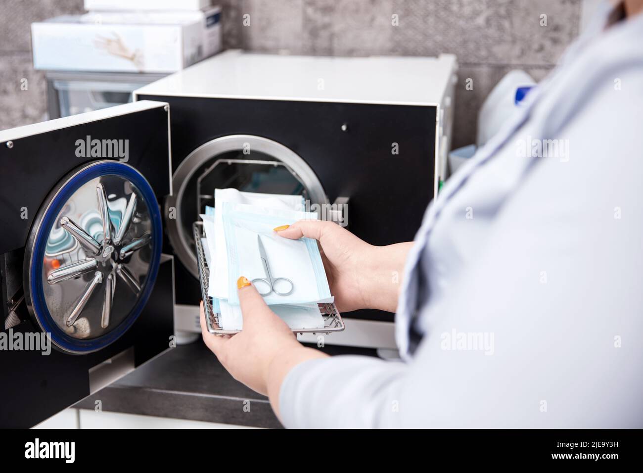 Sterilization medical equipment hi-res stock photography and images - Alamy